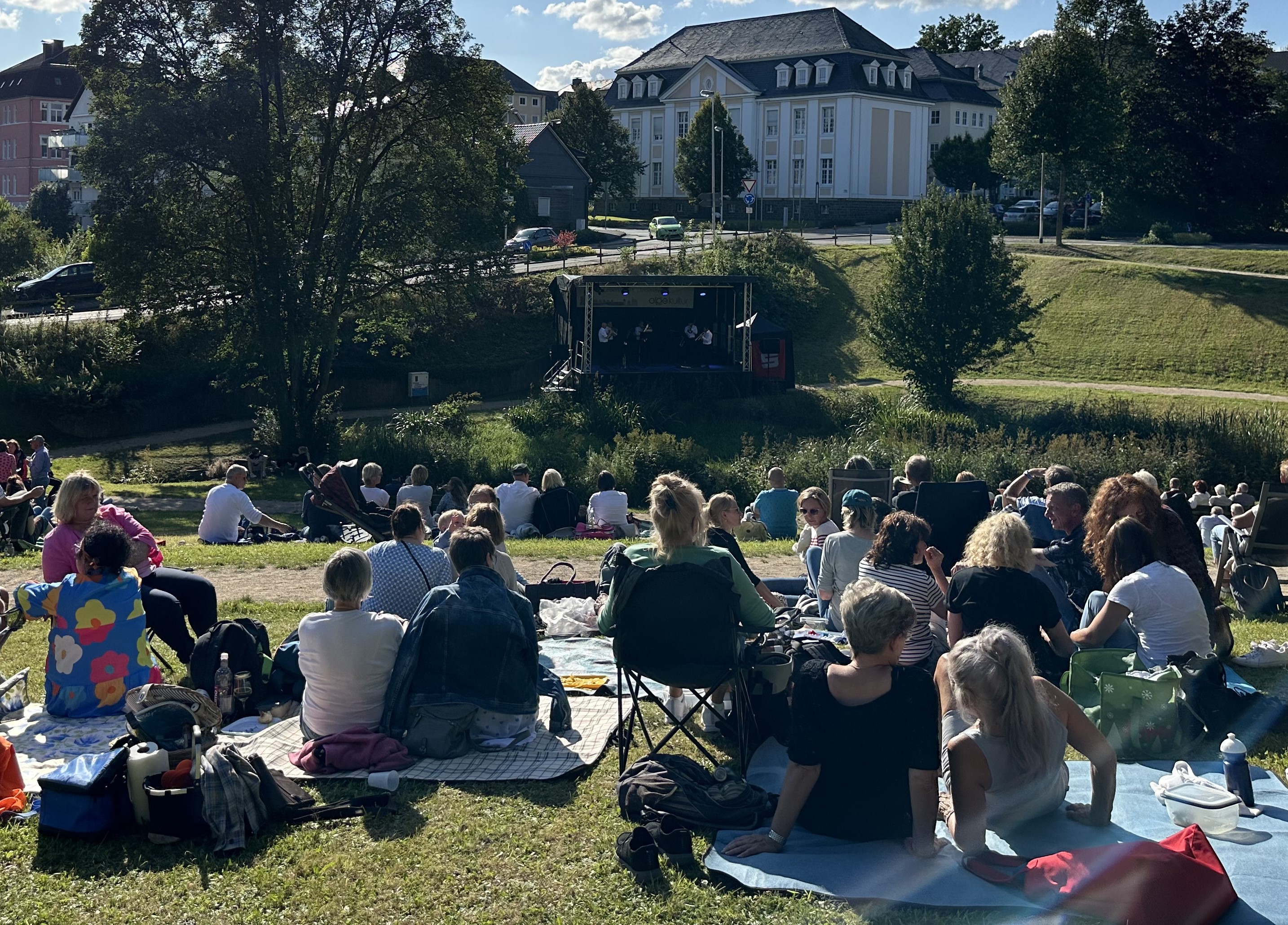 Picknick-Konzert im Stadtpark - www.olpe-erleben.de